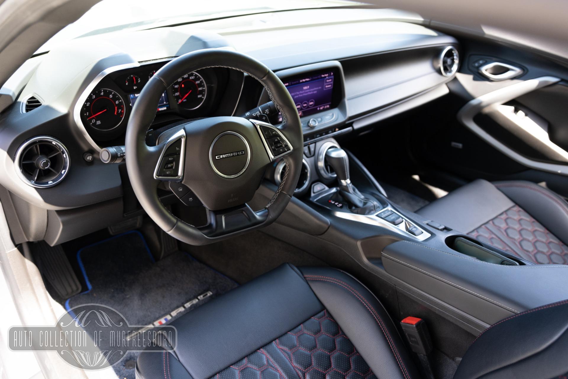 2022 Camaro V6 Interior