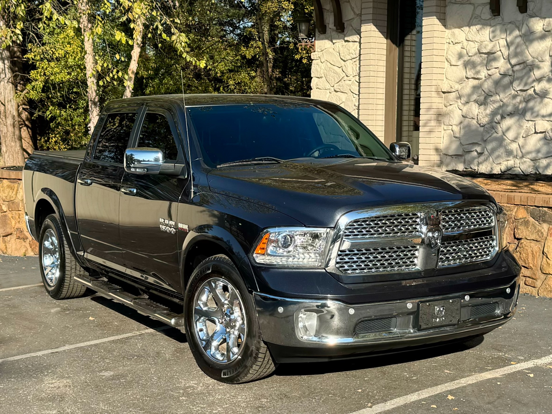 Used 2018 Ram 1500 LARAMIE CREW CAB 4X2 5.7L V8 HEMI For Sale (Sold ...