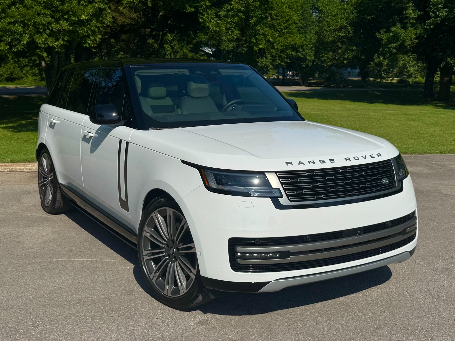 Used 2024 Land Rover Range Rover P400 SE LWB , TOWING PKG, W ...